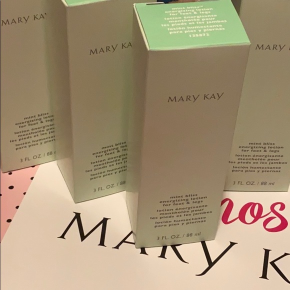 Mary Kay | Bath & Body | Mary Kay Limited Edition Gift With Purchase ...
